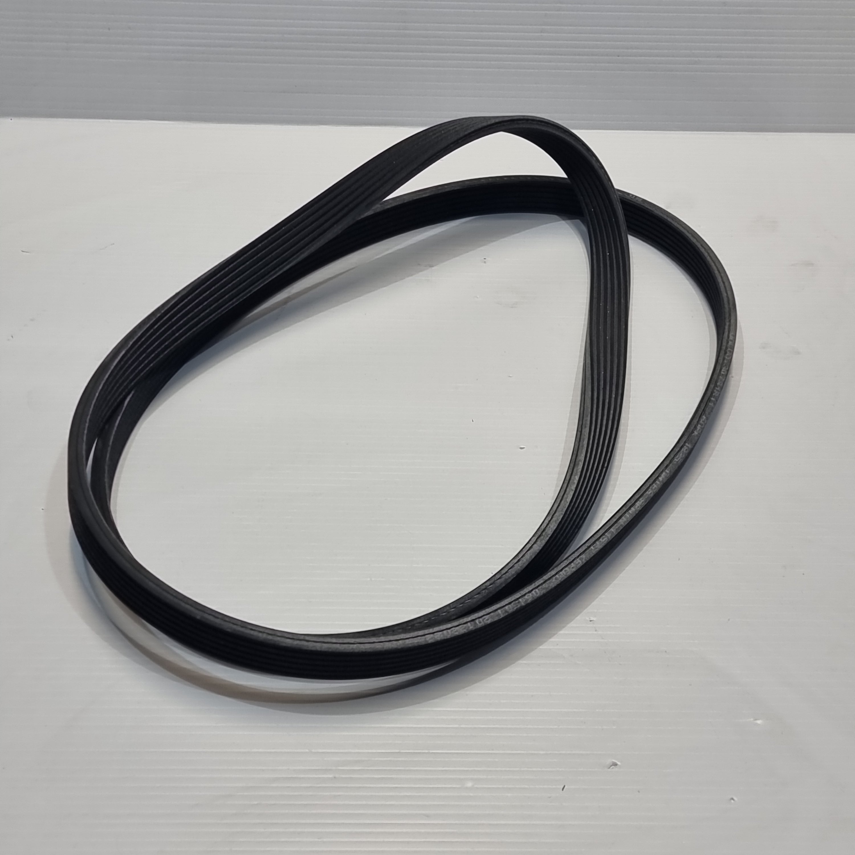 Genuine Drive Belt - Volvo S60 / S80 / V70 / XC90 | 30731811 ...