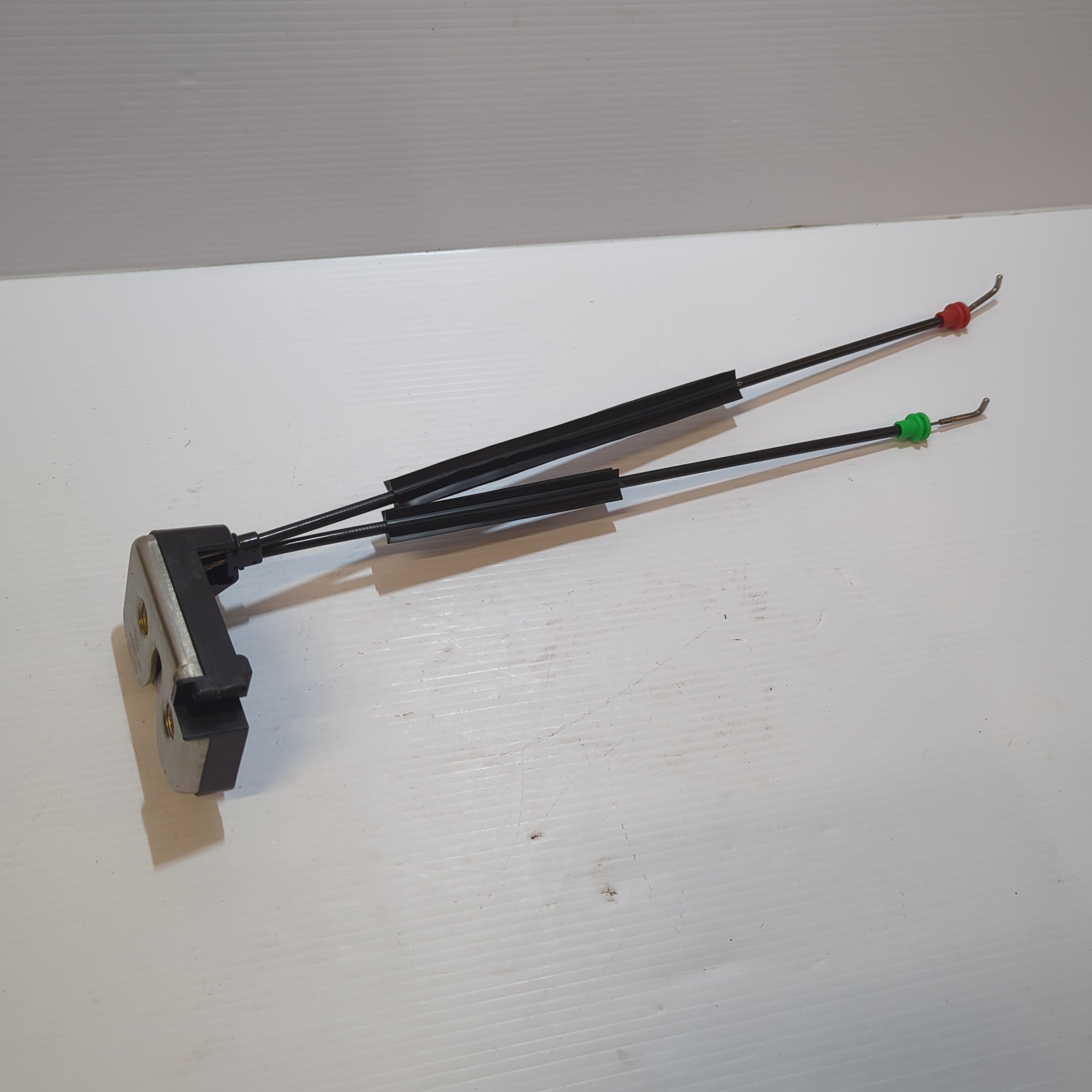 Genuine Tailgate Lock - Ford Fiesta / Fusion 2001-2012 | 1499380 ...