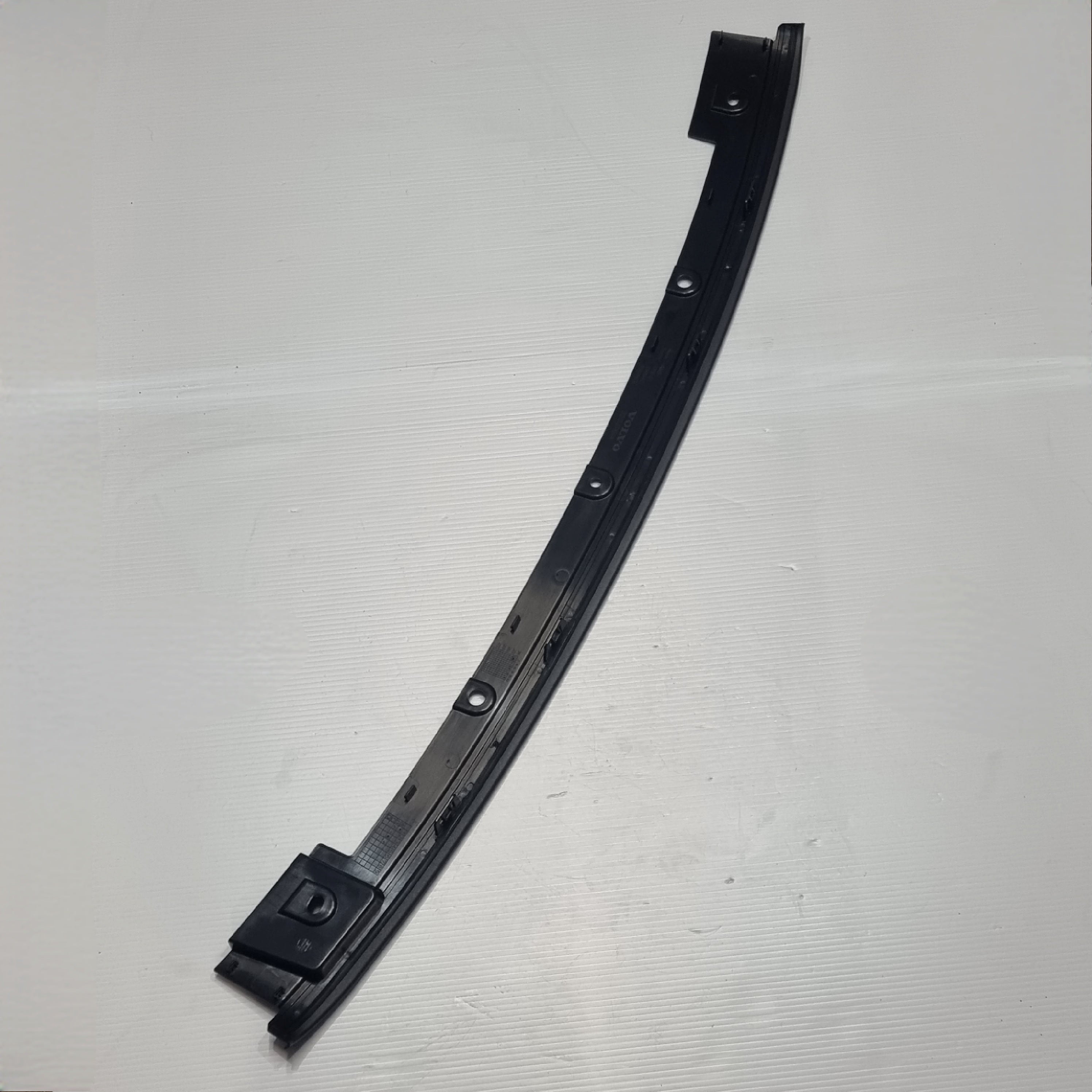 Genuine Grille Upper Seal - Volvo C40 | 32337614 – Stoneacre Direct